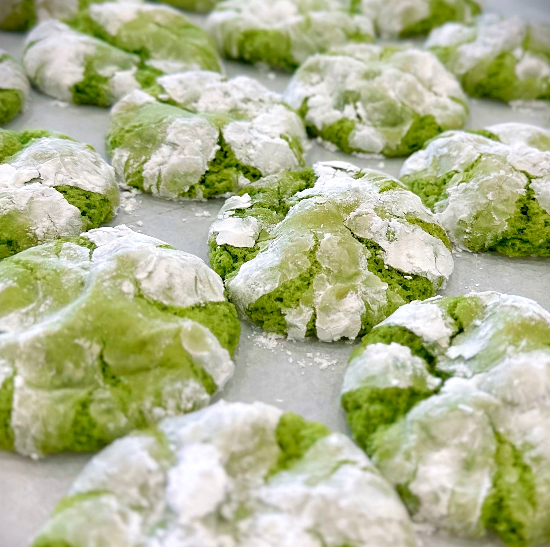 Pandan de Coco Crinkle Cookie (pack of 20) – Sugar & Grace Bake Shop
